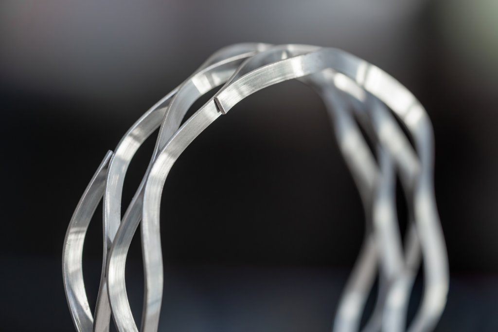 Der perfekte Schnitt für Wellenfedern und Ringe | Draht