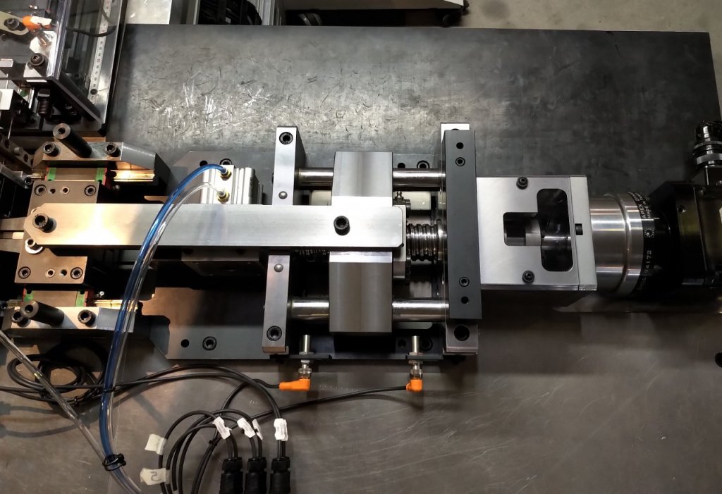 Special machine to produce U-staples | WIRE