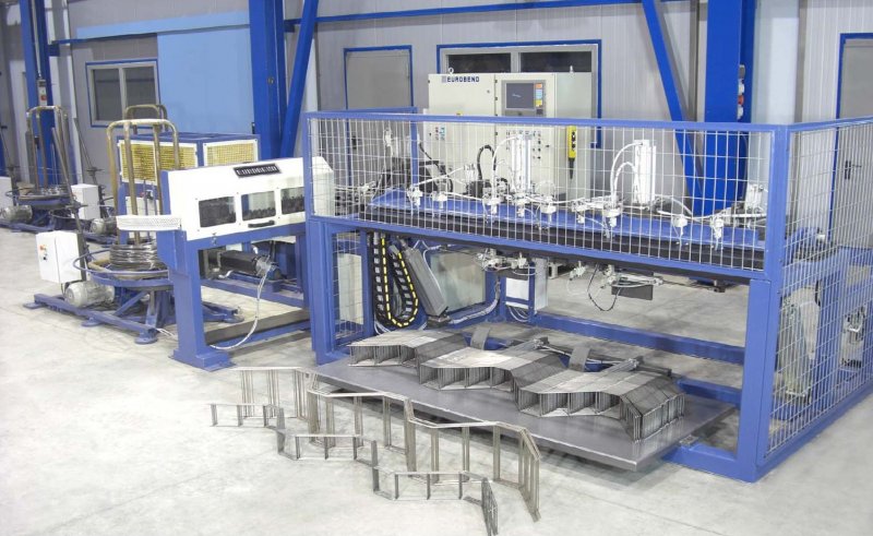 Flexible “snake” type mesh spacer production | WIRE