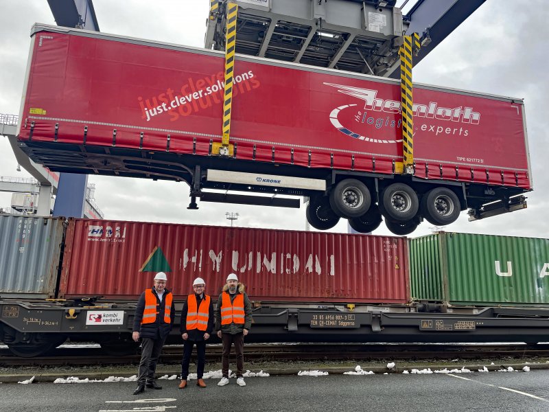 Heinloth baut Intermodalverkehr aus | Draht