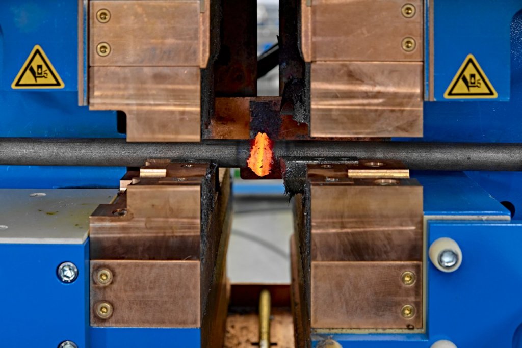 Efficient flash butt welding | WIRE