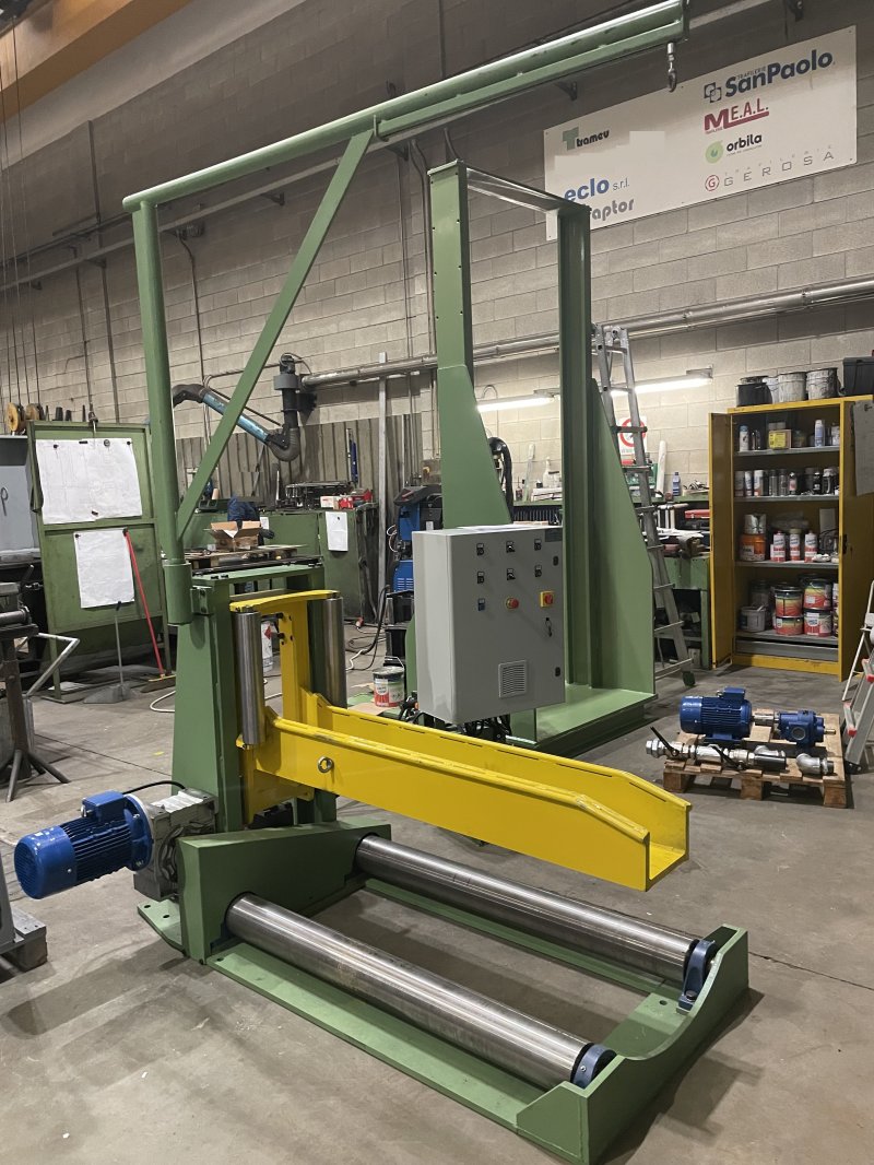 Strapping station | WIRE