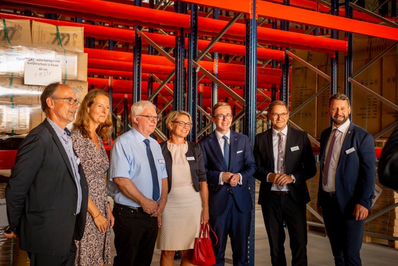 Topregal feiert Eröffnung neuer Lager- und Produktionsstätte | Draht