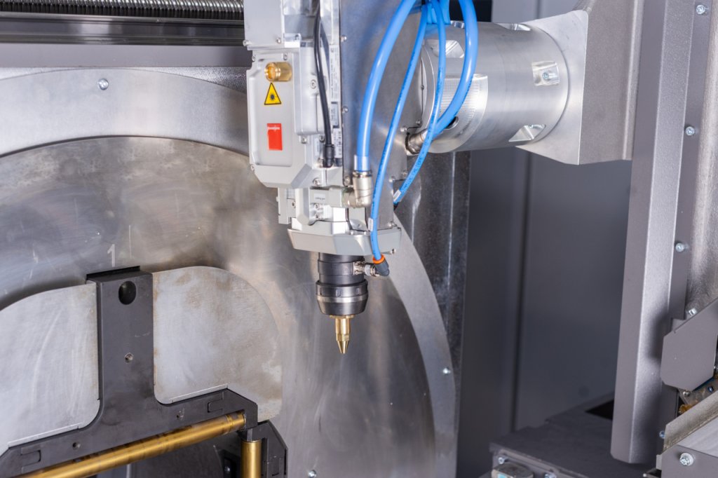 Bystronic präsentiert Flaggschiff im Rohrbearbeitungsmarkt: ByTube Star 330 | BLECH+ROHRE+PROFILE