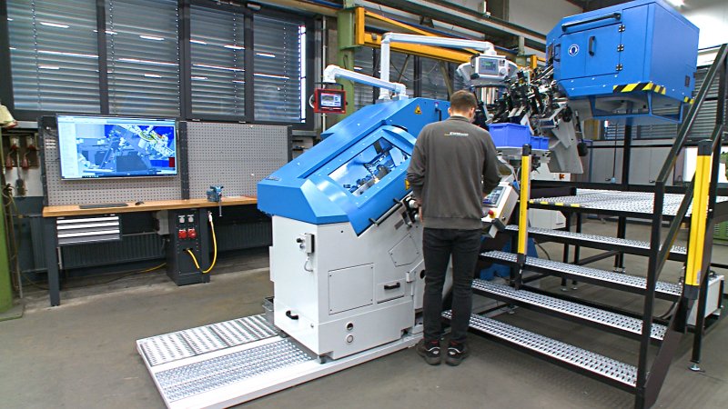 Digital “iQ-machine assistants” | WIRE