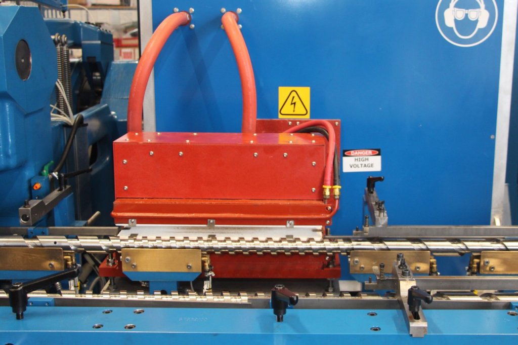 Cold and hot forming of bolts and screws | WIRE