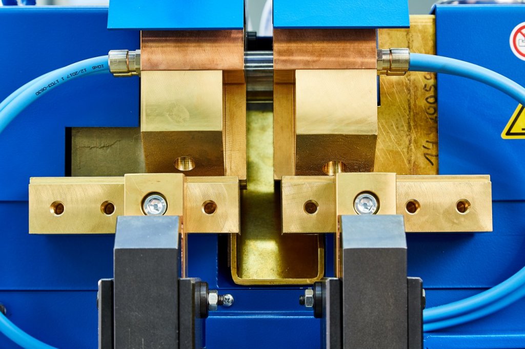 Double pressure welding machines | WIRE