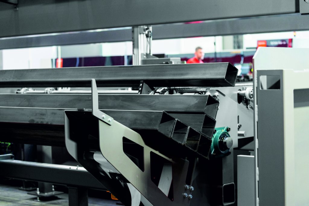 Bystronic präsentiert Flaggschiff im Rohrbearbeitungsmarkt: ByTube Star 330 | BLECH+ROHRE+PROFILE