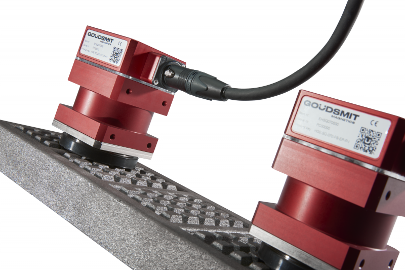 Sicheres Greifen ganz ohne Druckluft | BLECH+ROHRE+PROFILE