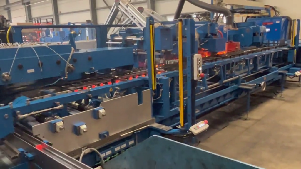 Cold and hot forming of bolts and screws | WIRE