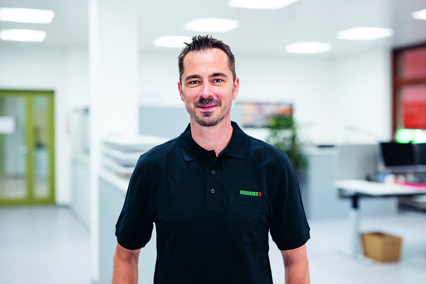 Bruderer mit neuer Stanzpaketiersteuerung | BLECH+ROHRE+PROFILE