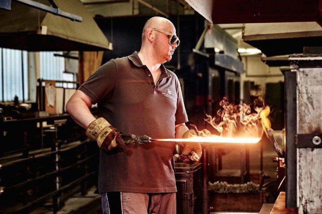 Umformen ohne mechanische Eigenschaften zu verändern | UMFORMTECHNIK ...