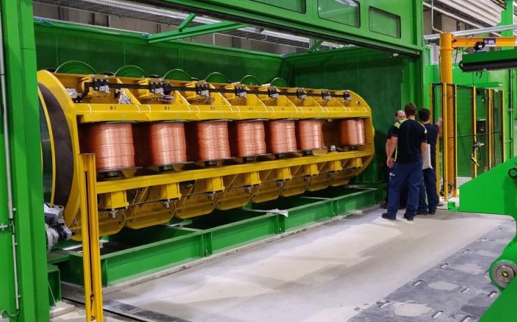 Large rigid cage strander line | WIRE